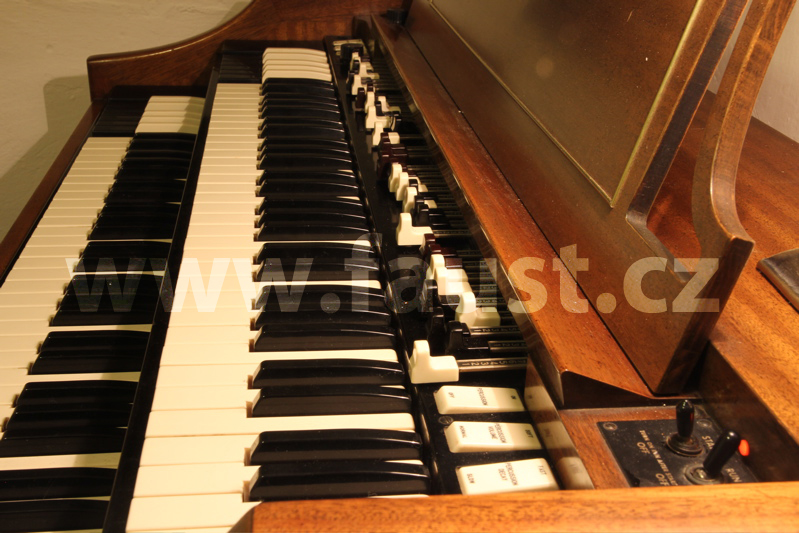 Studio Faust Records - Vintage Keyboards